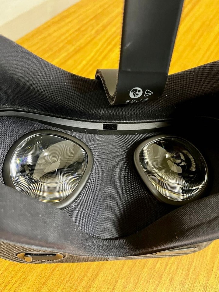 Meta Oculus Quest All-in-one VR Gaming Headset Black MH-B 128GB Used ...