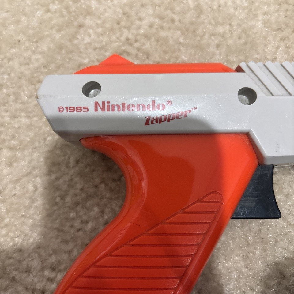 Nintendo NES Zapper Duck Hunt Light Gun Authentic NES-005 Orange ...