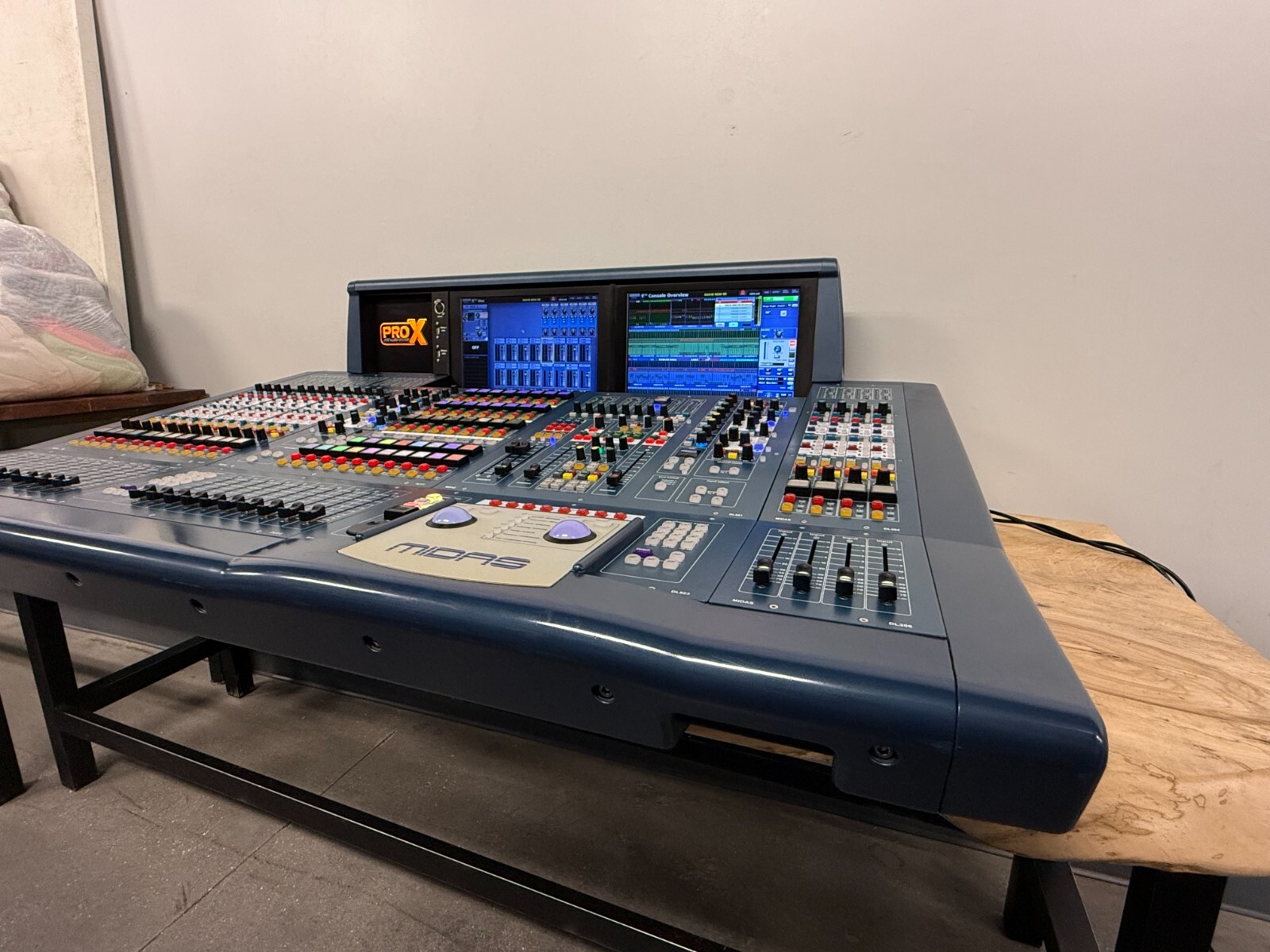 Midas Pro X Digital Audio Console & Neutron DSP Engine PRO AUDIO CHURCH ...