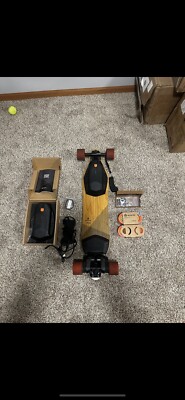 Boosted Board Dual V2 Extended Battery=Great Shape! w/Remote/Charger ...