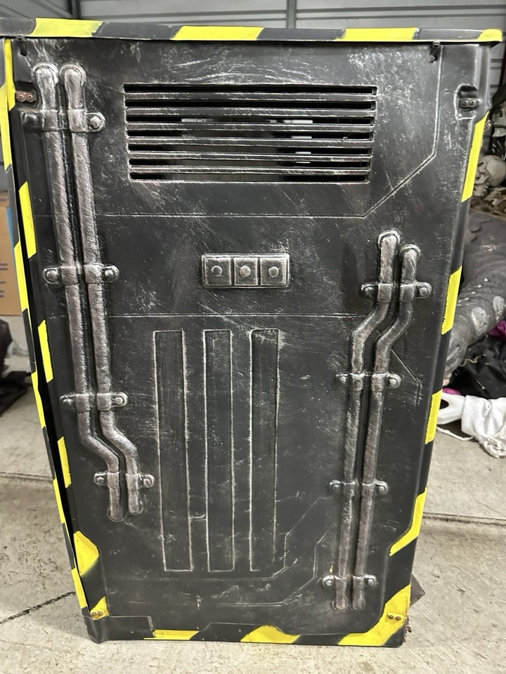 Spirit Halloween Life Size Animatronic Prop Cyro Chamber Corpse Zombie ...