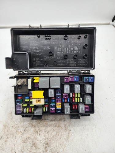 2014 Dodge Grand Caravan Chrysler Town & Country TIPM Fuse Box Module ...