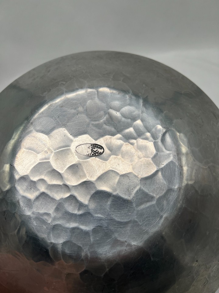 Vintage 1950’s Hand Forged “Everlast” Large Hammered Aluminum Floral ...