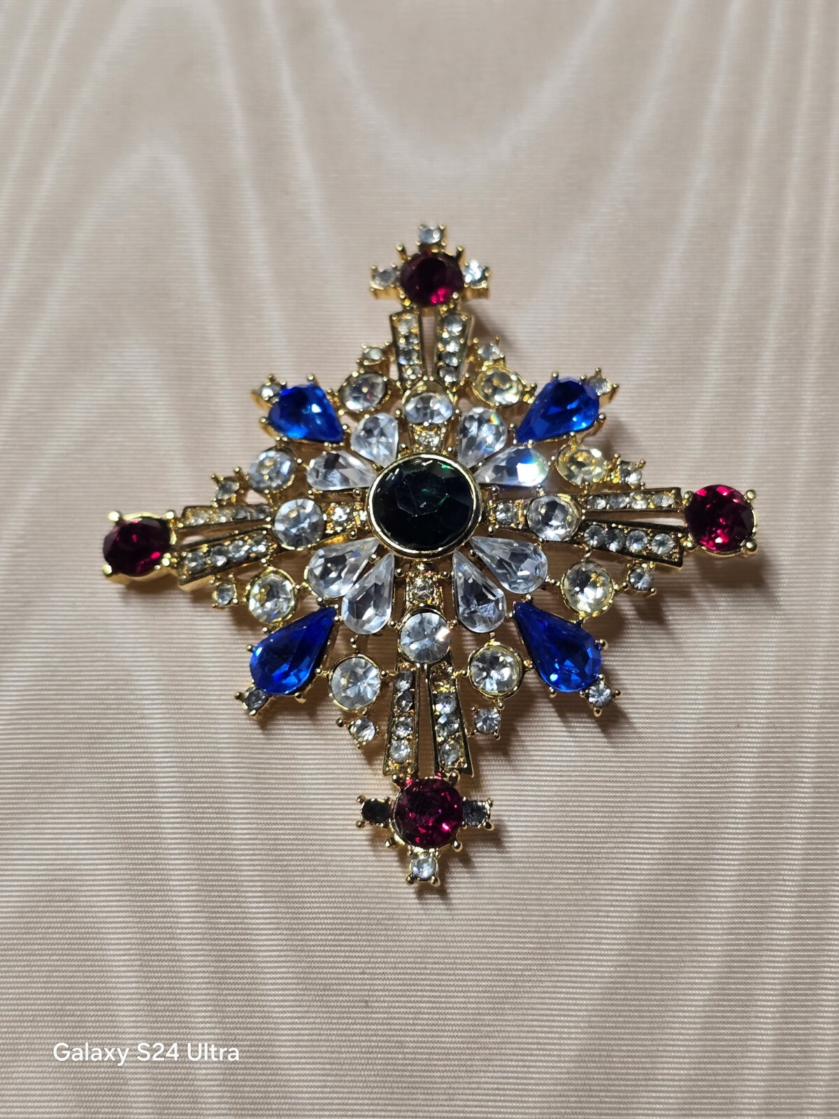 Trifari Jewels Of India Inspired Brooch - Gem