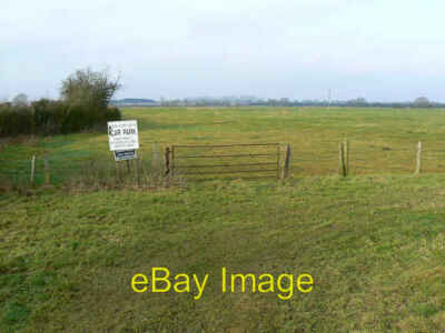 Photo 6x4 Field near Manor Farm Cottages, Cricklade Calcutt The field ...