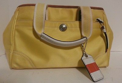 Refreshing yellow COACH SATCHEL HANDBAG Beautiful design in Great ...