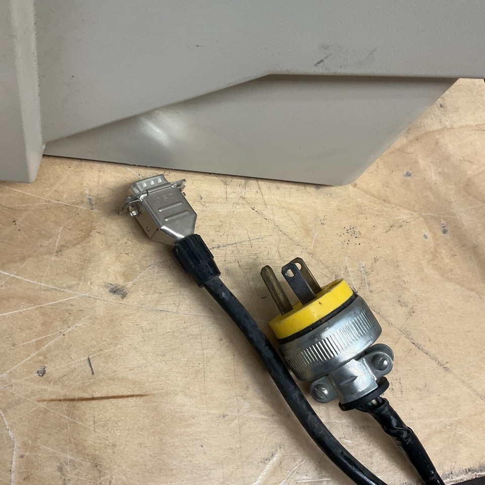 Vintage Tandy CM-11 13” CGA CRT Monitor Works Great, Very Rare Tested ...