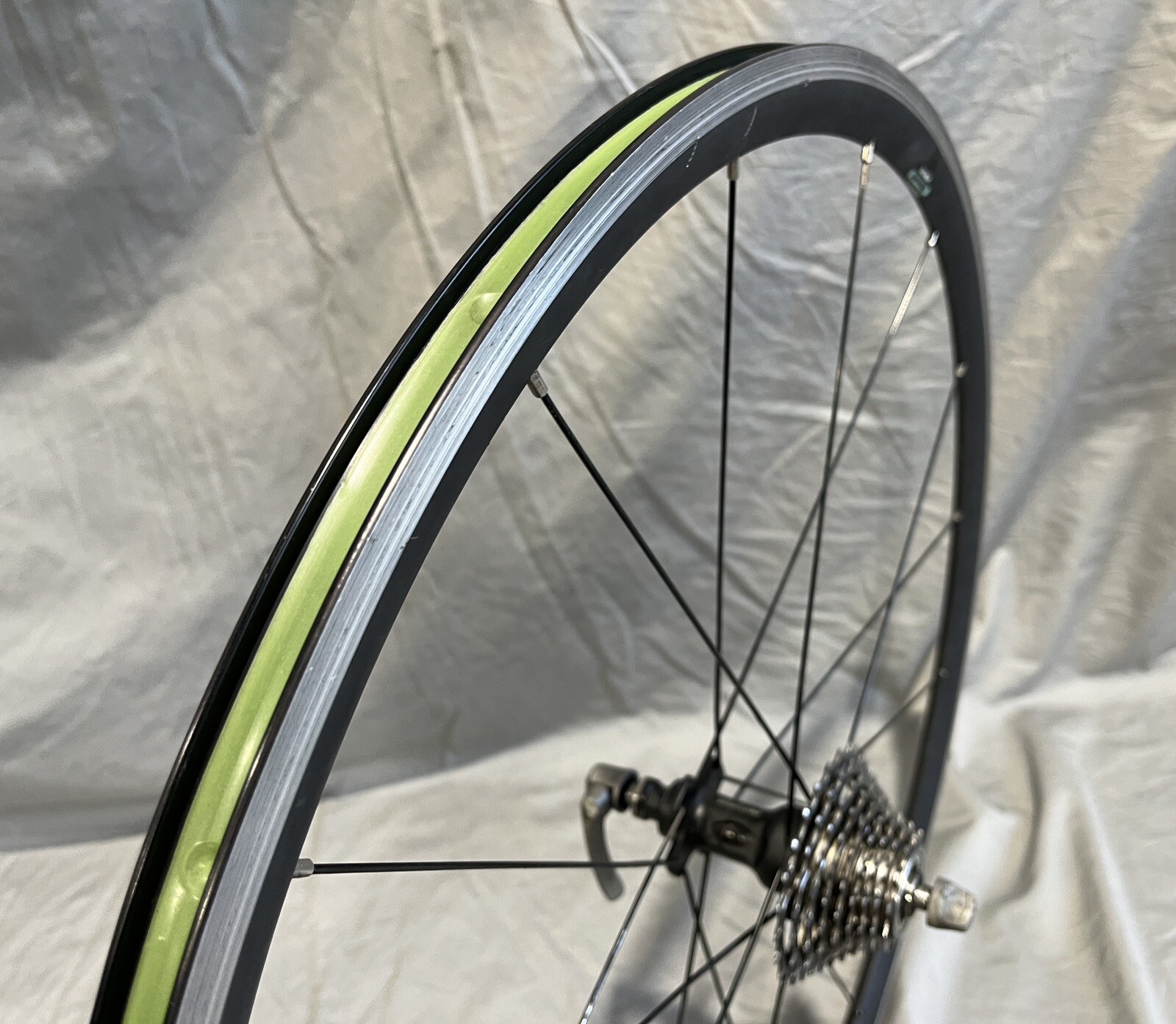 Bianchi Carbon Fusion / XL Levitation Wheelset 700c Clincher 130/100 ...