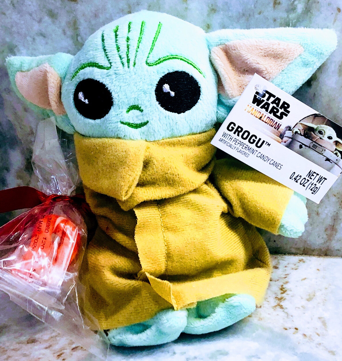 Disney-Star Wars Grogu W/ Peppermint Candy Canes. 0.42oz/12 gm. See ...