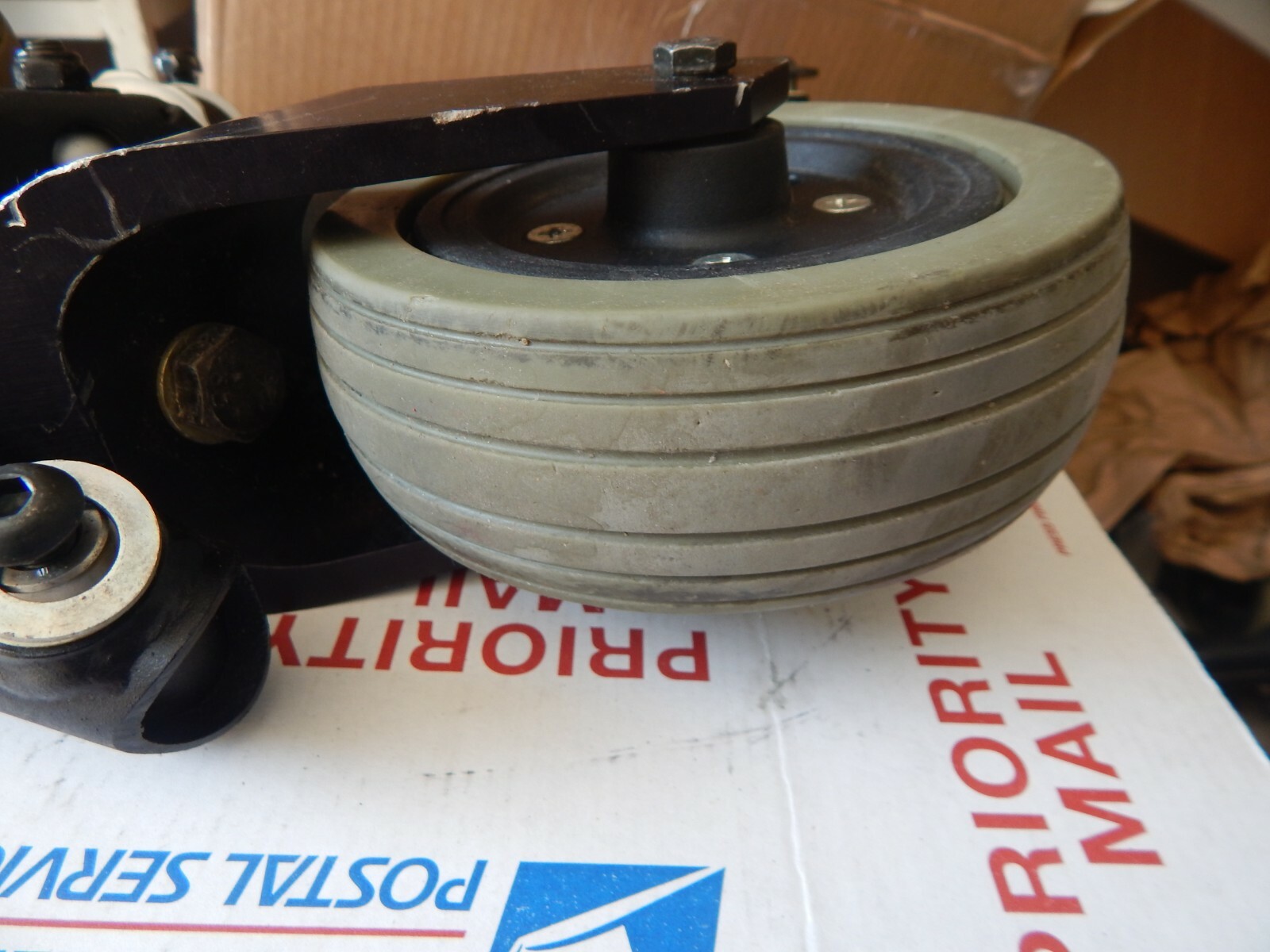 Quickie Rhythm Power Wheelchair -REAR ARM SUPPORT W/ FORKS & WHEELS ...