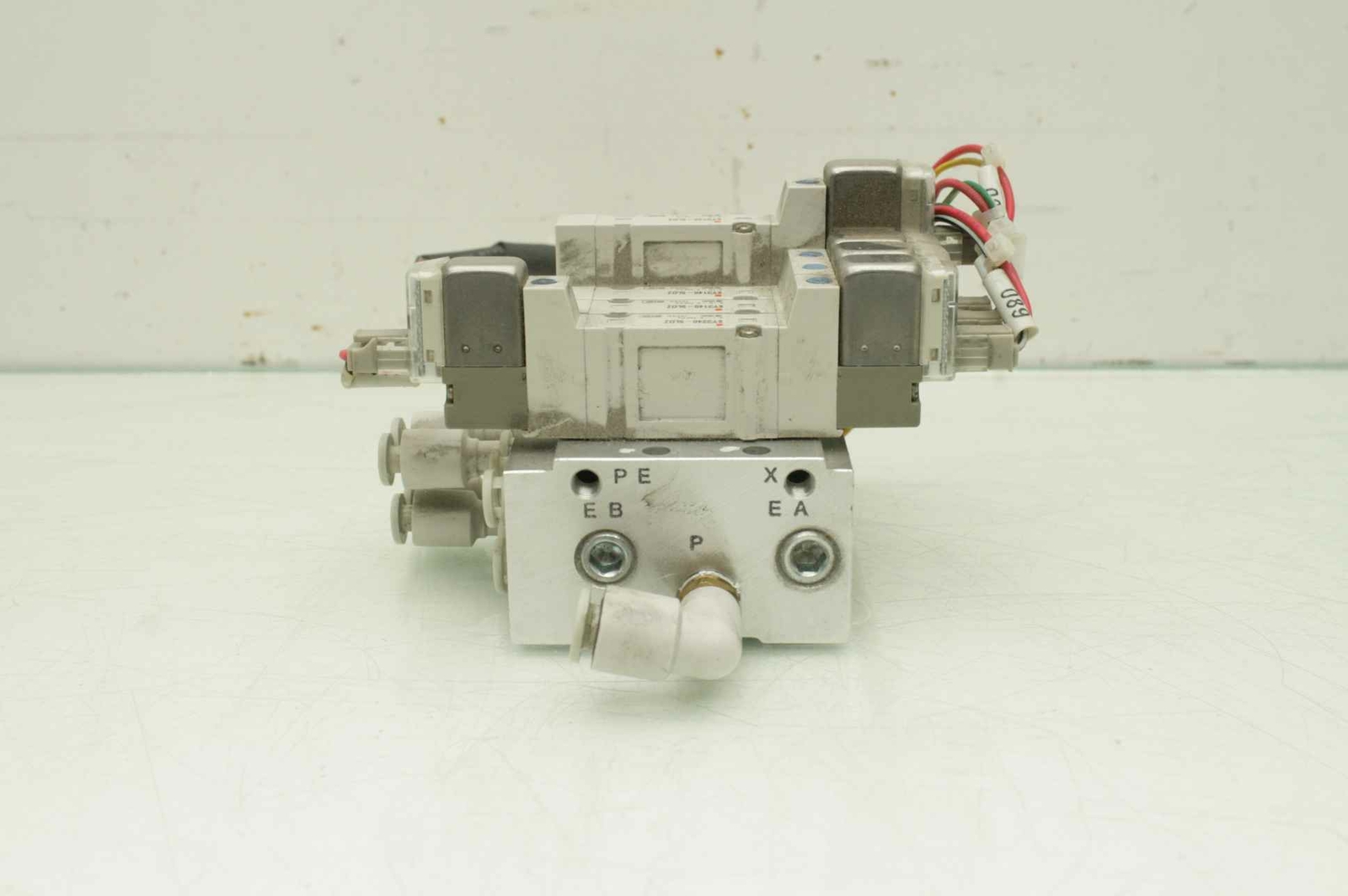 SMC Manifold Block SY3000 w/ (4) Double Solenoid Valves (3) SY3140 (1 ...