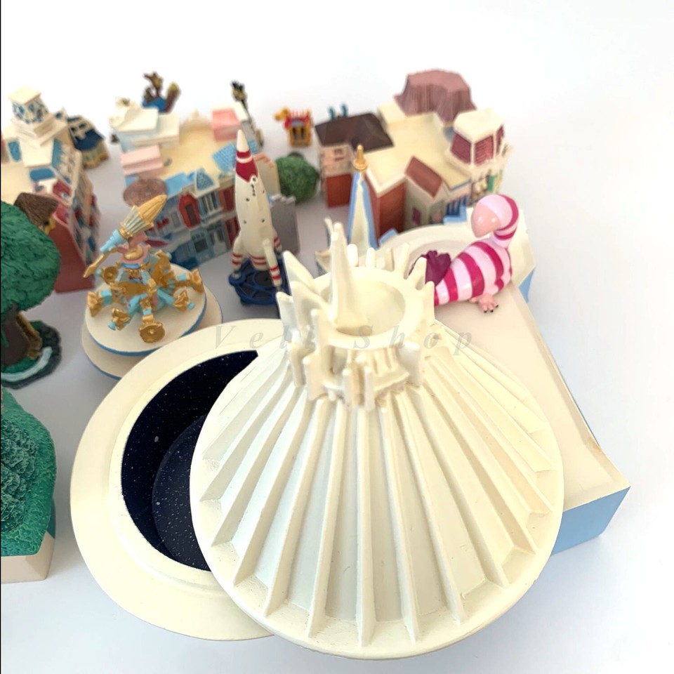 Disneyland California SMALL WORLD SPACE MOUNTAIN etc Diorama Miniature ...