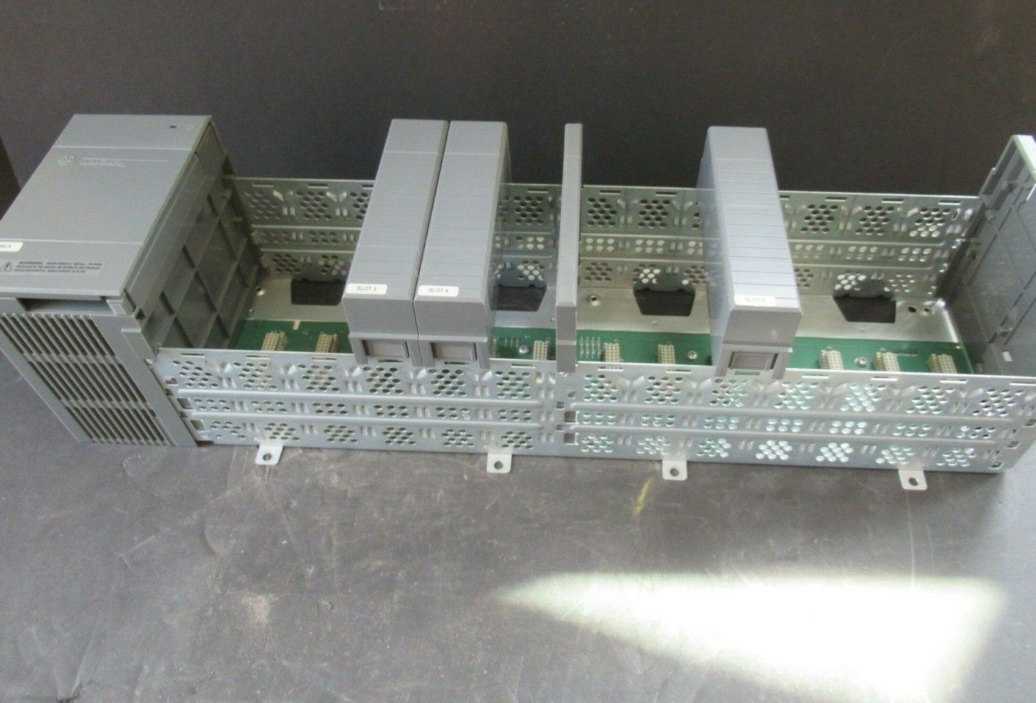 ALLEN BRADLEY PLC CHASIS 13 SLOT 1746-A13 W/ SLC500 POWER SUPPLY 1746 ...