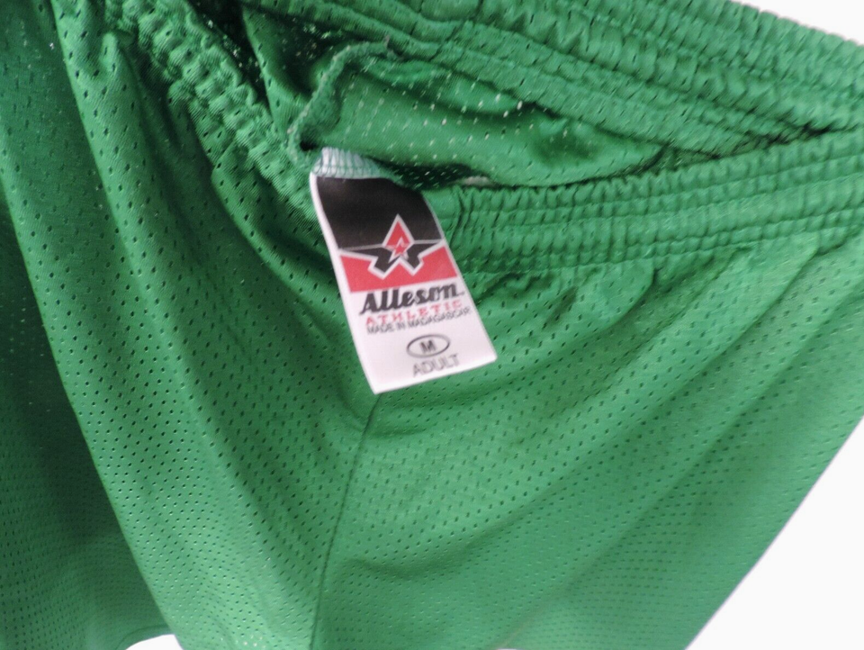 UND North Dakota Fighting Sioux Basketball Green Shorts Size Men M (32 ...