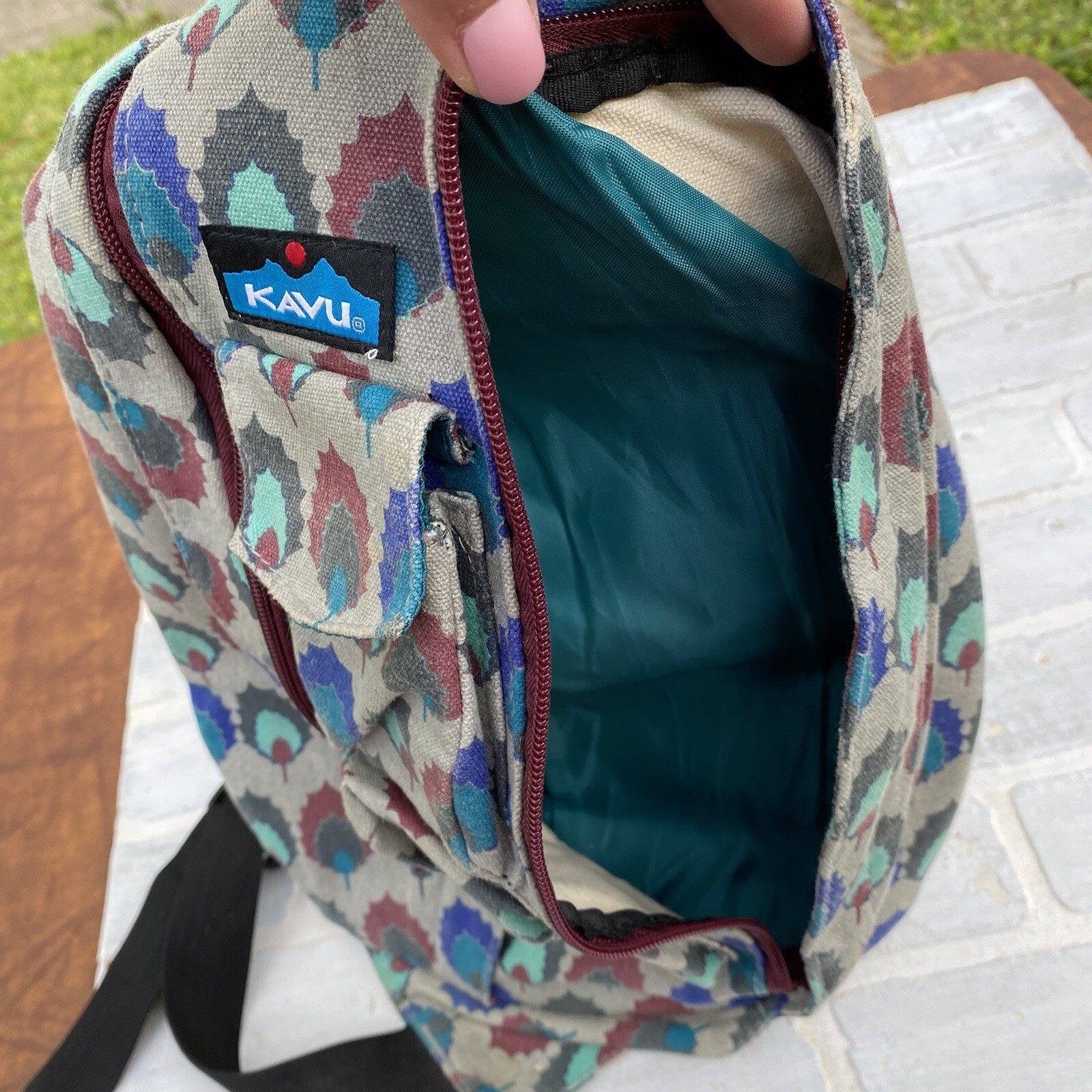 Kavu Rope Sling Bag Gray Holly Pattern Retired Sling … - Gem