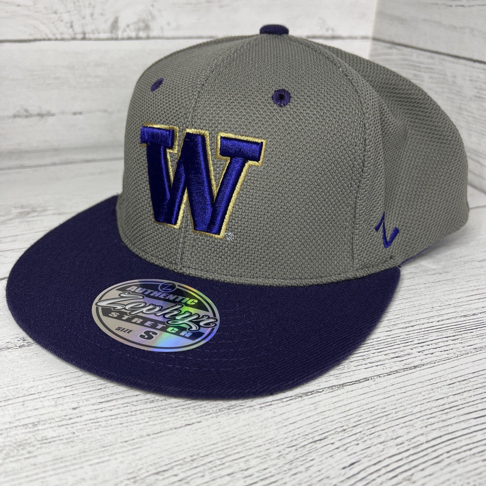 University of Washington Huskies Zephyr Flex-Fit Size S Baseball Cap ...