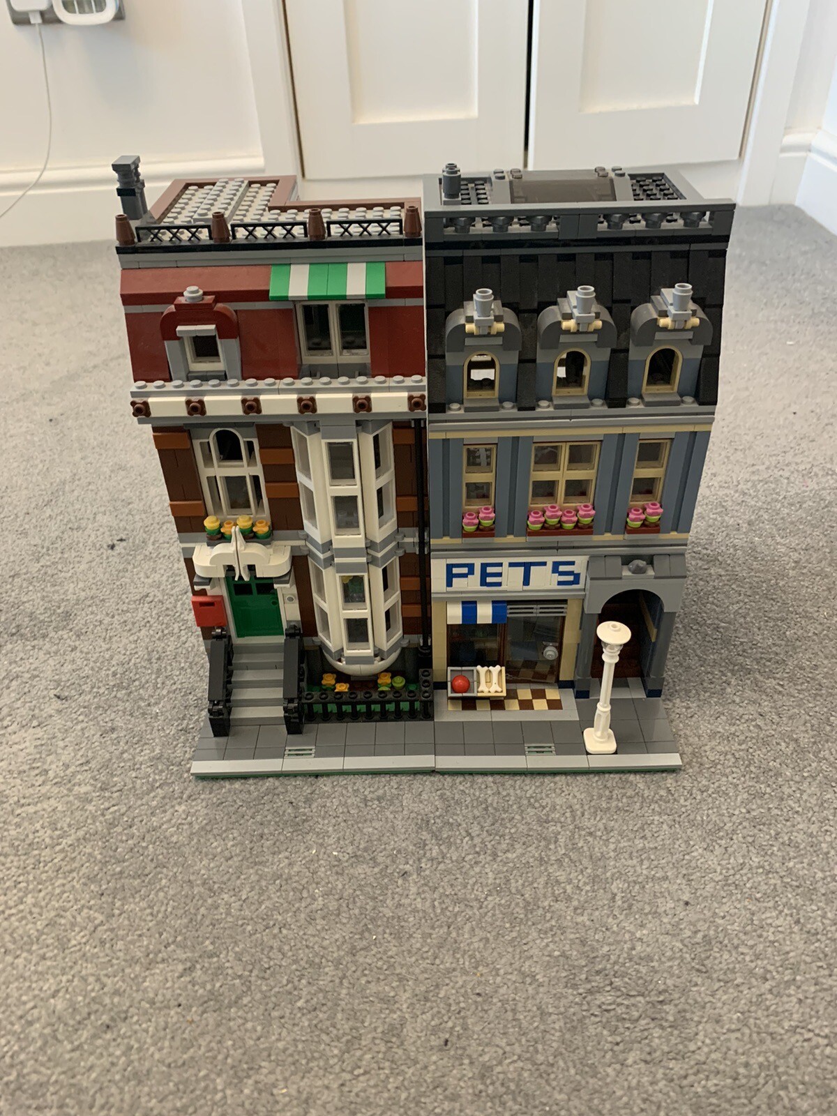 LEGO Creator Expert: Pet Shop (10218) 673419145350 | eBay UK