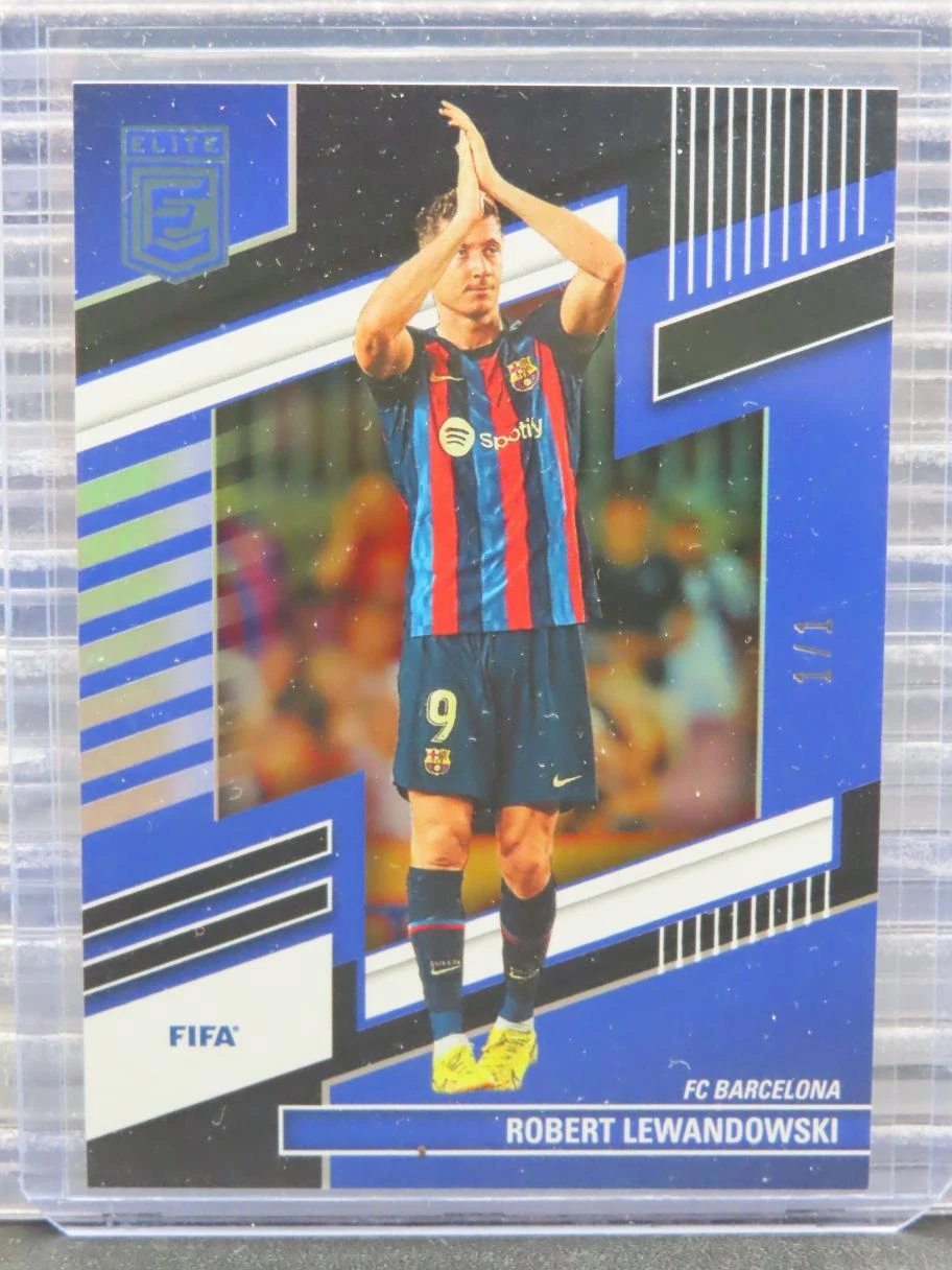 Robert Lewandowski 2022 Donruss Elite FIFA #2 Field Vision - Platinum ...