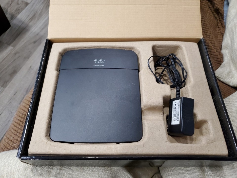 Linksys E1200 300 Mbps 4-Port 10/100 Wireless N Router 745883596720 | eBay