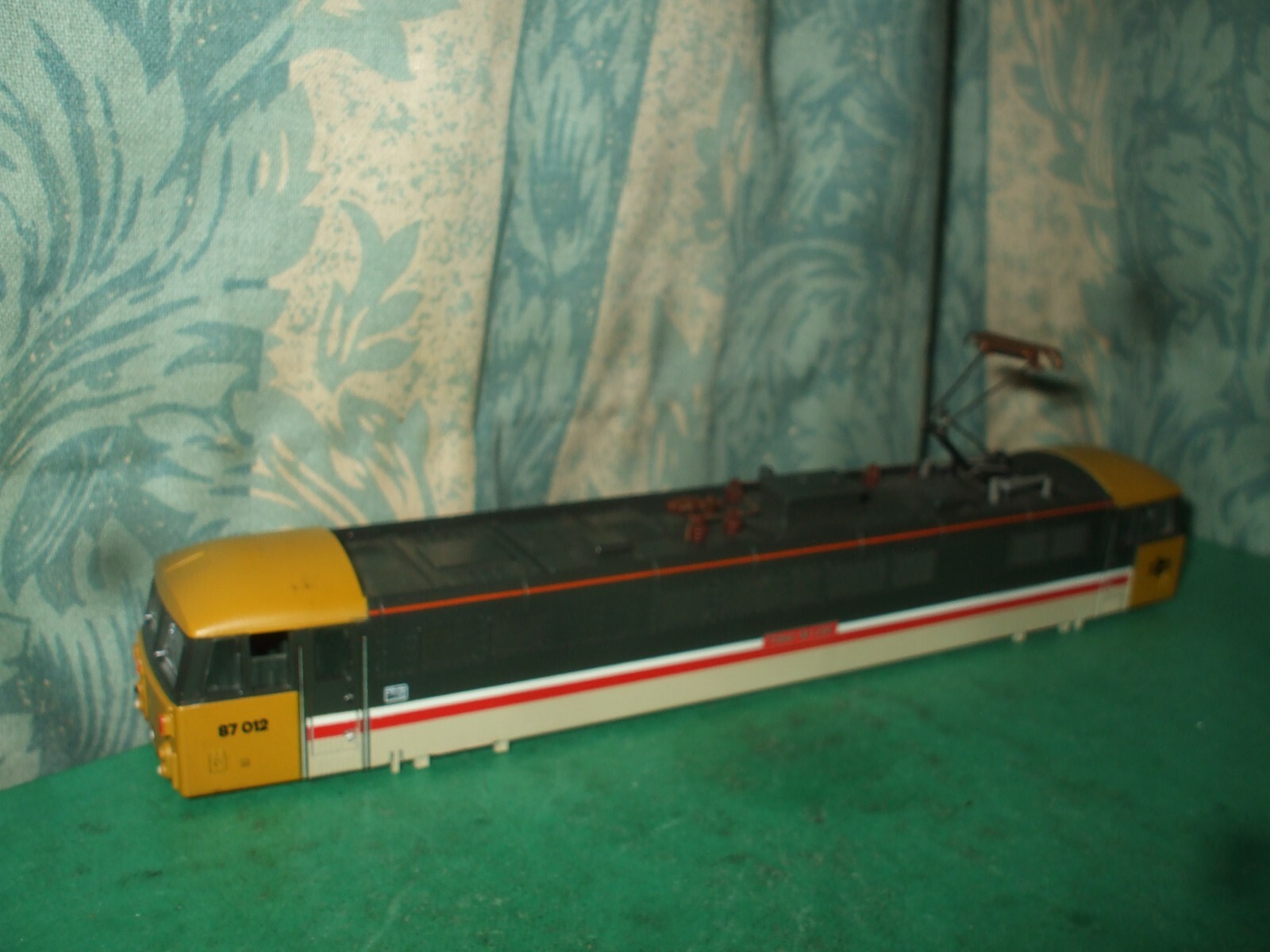 LIMA CLASS 87 ELECTRIC INTERCITY GREY LOCO BODY ONLY - COEUR DE LION ...