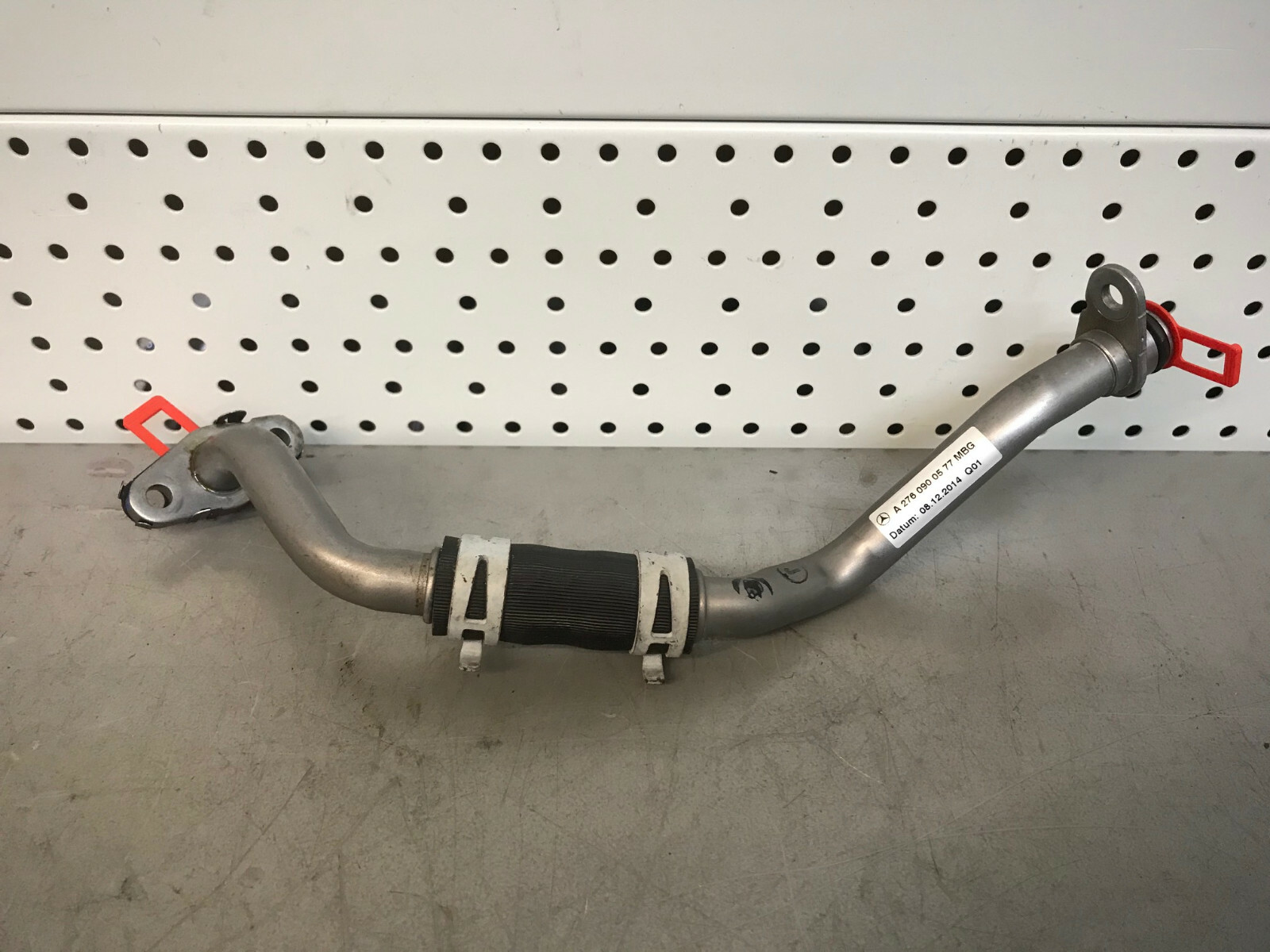 Original Mercedes-Benz Ölrücklaufleitung links 3.0 3.5 M276 A2760900577 ...