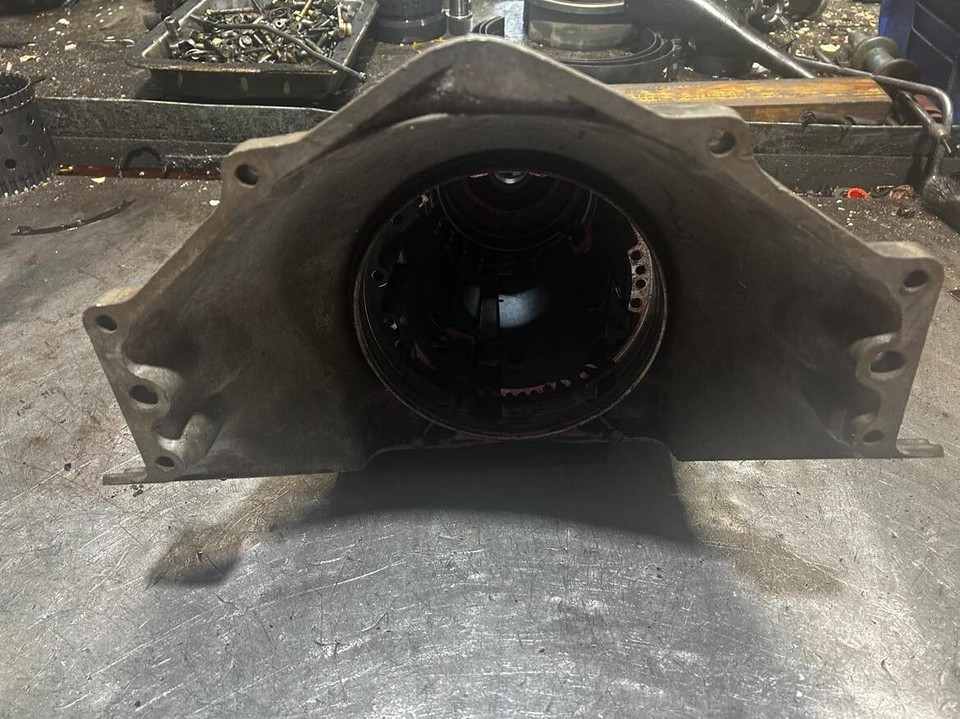 700R4 REAR WHEEL DRIVE 2WD NON AUXILIARY 82-85 CHEVY GMC EMPTEY CASE | eBay