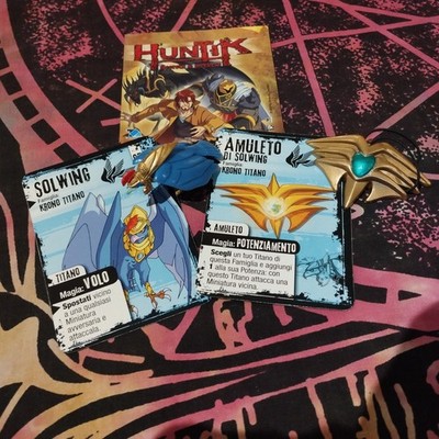 Rarità PERSONAGGIO CON 2 CARDS SOLWING CON AMULETO HUNTIK SECRETS ...