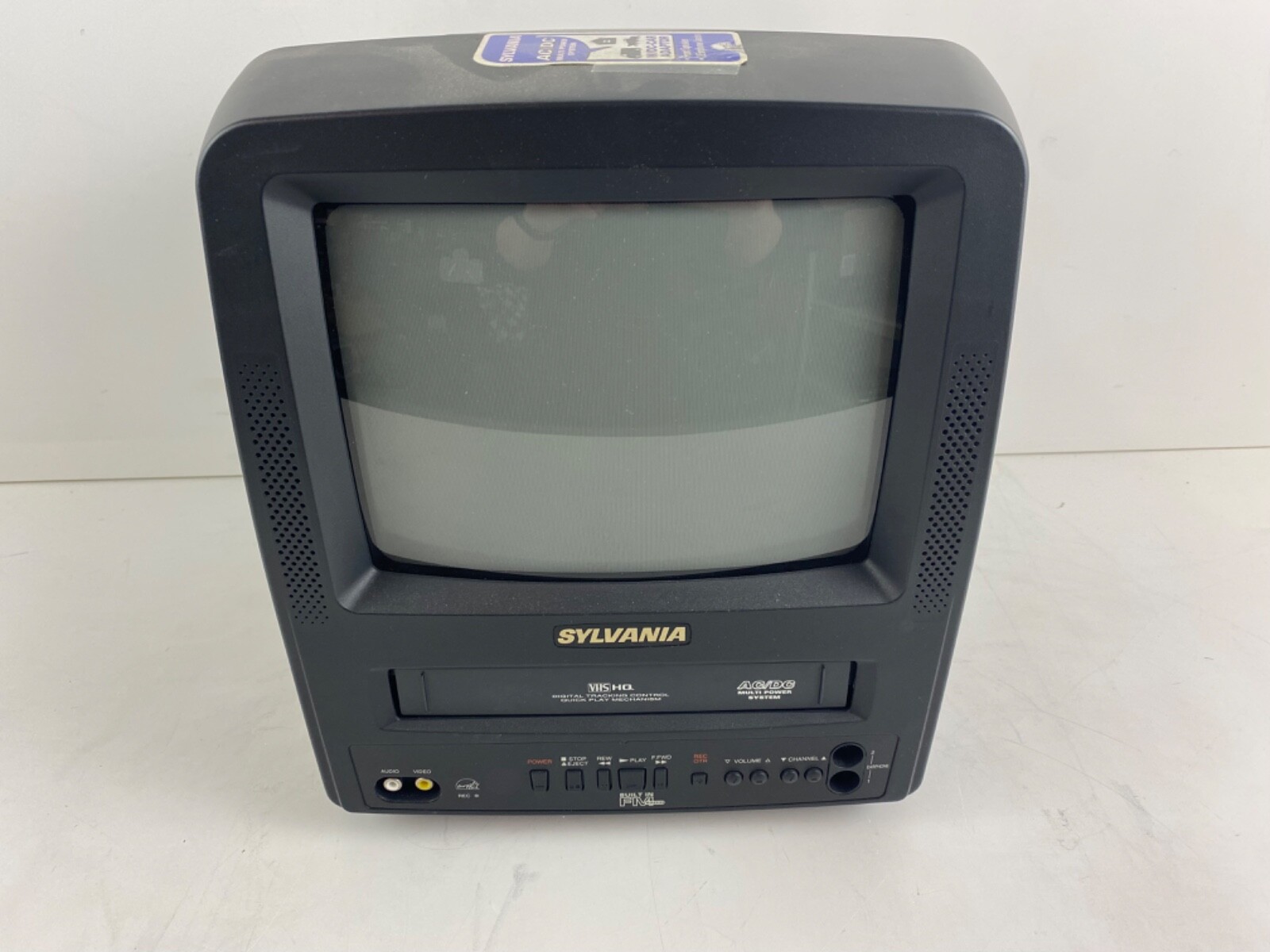 Sylvania 9" SSC092 Portable TV VHS VCR Combo RV Camper Retro Gaming ...