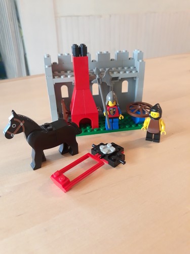 LEGO 6040 Blacksmith Shop Complete Vintage Retired 1992 Castle Knights ...