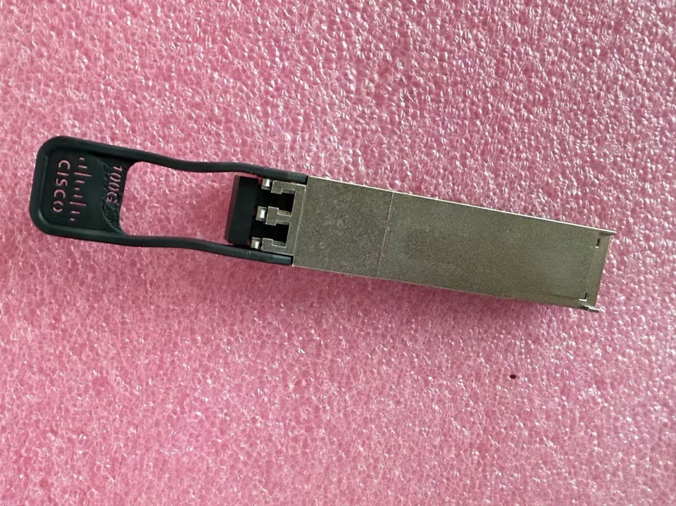 Cisco Q100-ZR4-S-EA 100GBASE ZR4 QSFP28 LC, 80 km over SMF LC | eBay