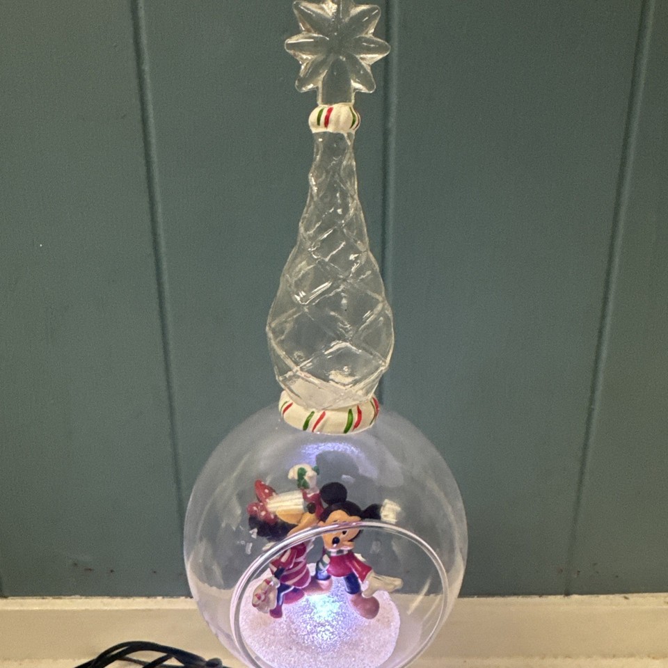 Disney Store Mickey And Minnie Mistletoe Kiss Christmas Tree Topper ...