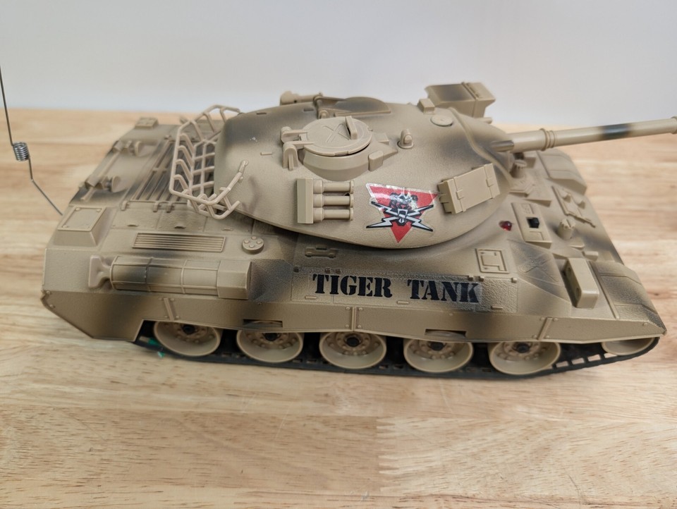VINTAGE TYCO Tiger Tank W/ Remote - Military RC WWII Tank 1/16 - Parts ...