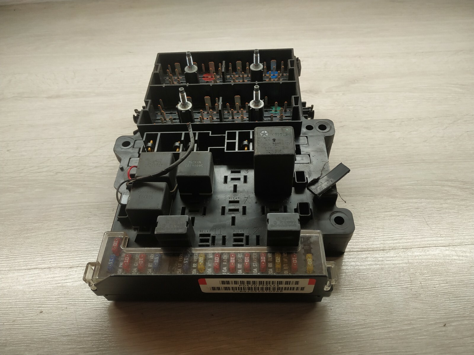 A364 CHRYSLER VOYAGER ECU FUSE BOX MODULE P04707994AE / T-BQJ052010968 ...