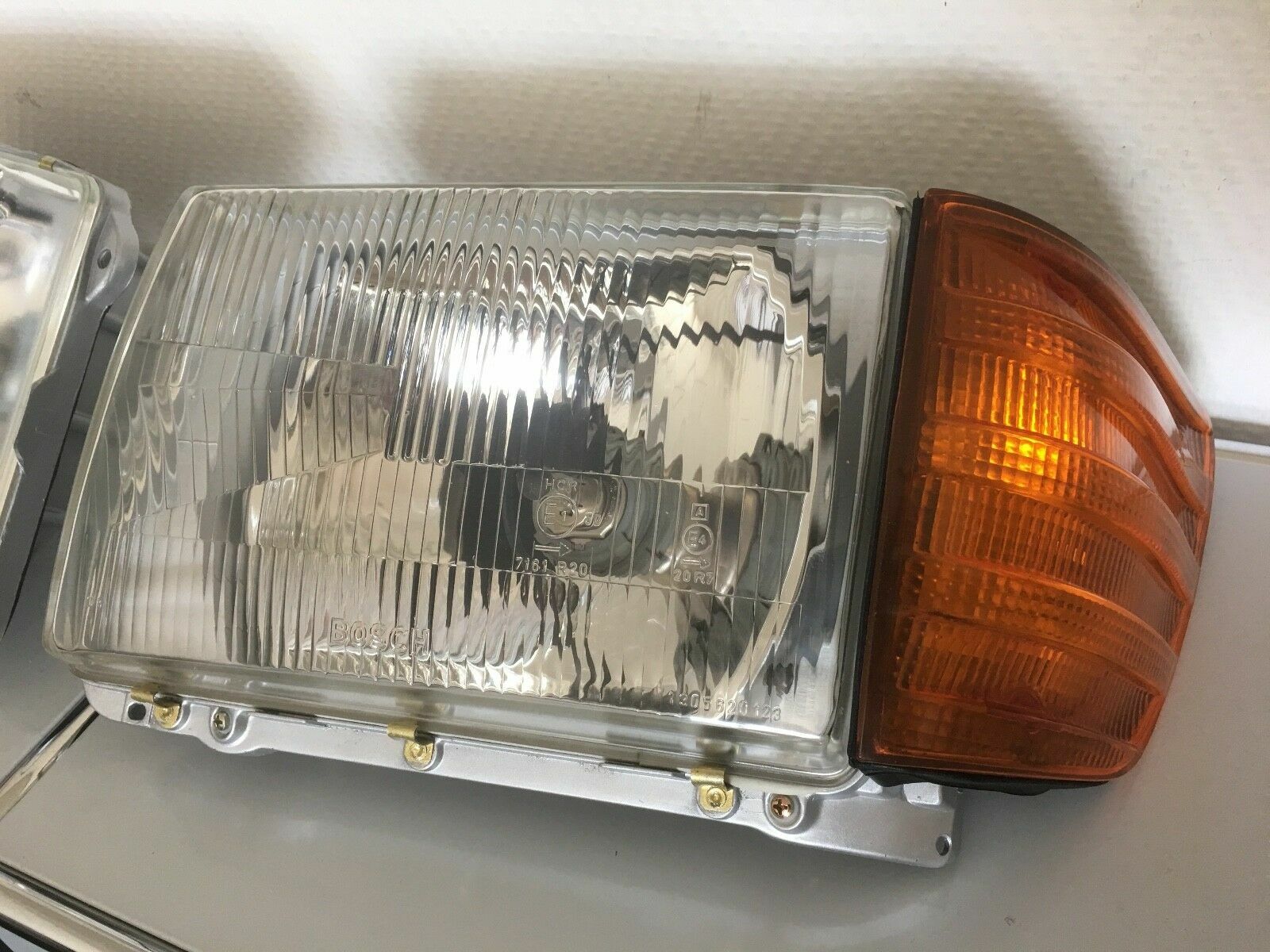 NEU Mercedes-Benz W107 R107 C107 BOSCH Scheinwerfer L+R EURO Headlights ...