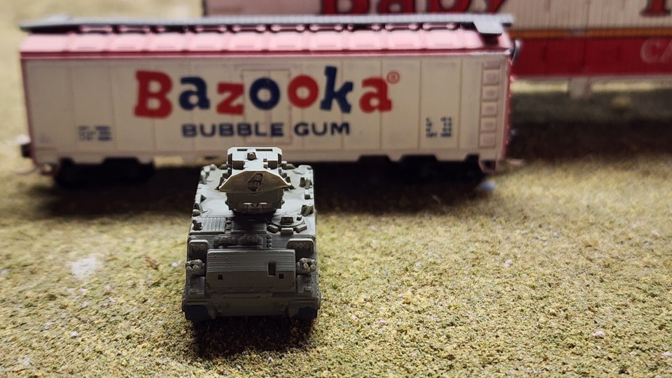 N Scale 1:160 M981 FISTV (Fire Support Team Vehicle) US Army -OD Green ...