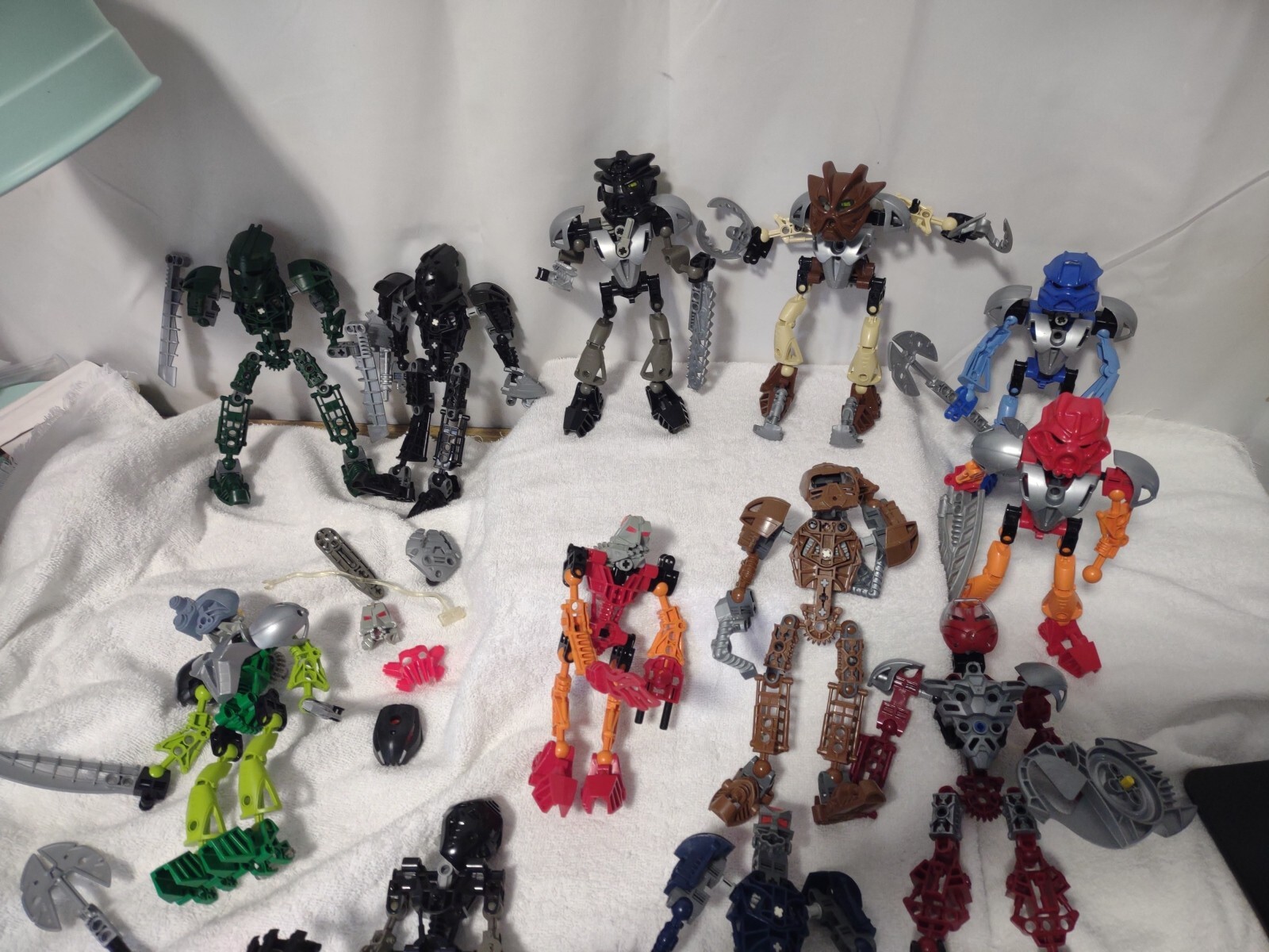 LEGO Bionicle Lot Mixed Figures & Parts Some Complete Masks Weapons | eBay