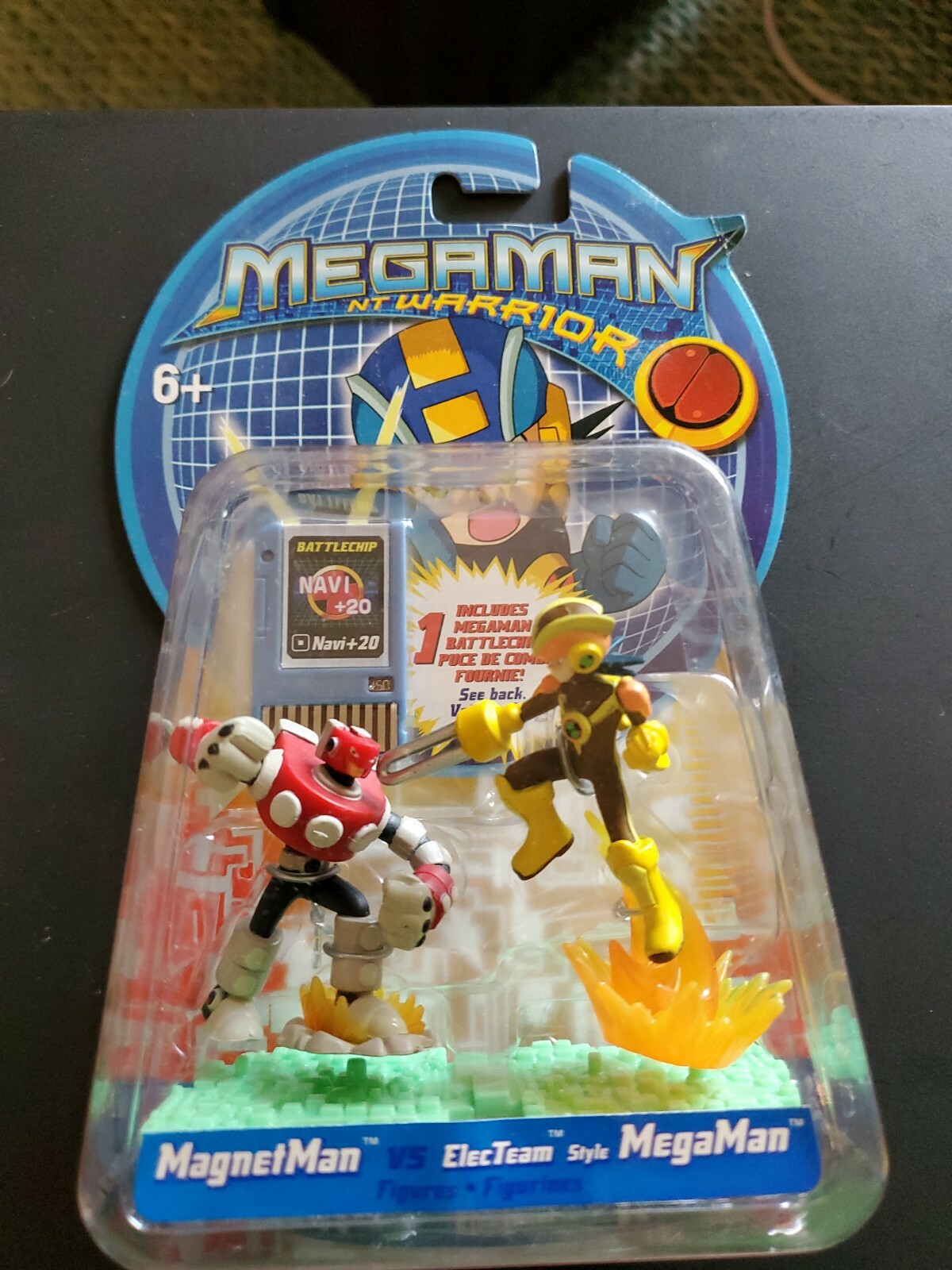 Mattel MagnetMan v ElecTeam style Megaman BattleChip Game Figures | eBay