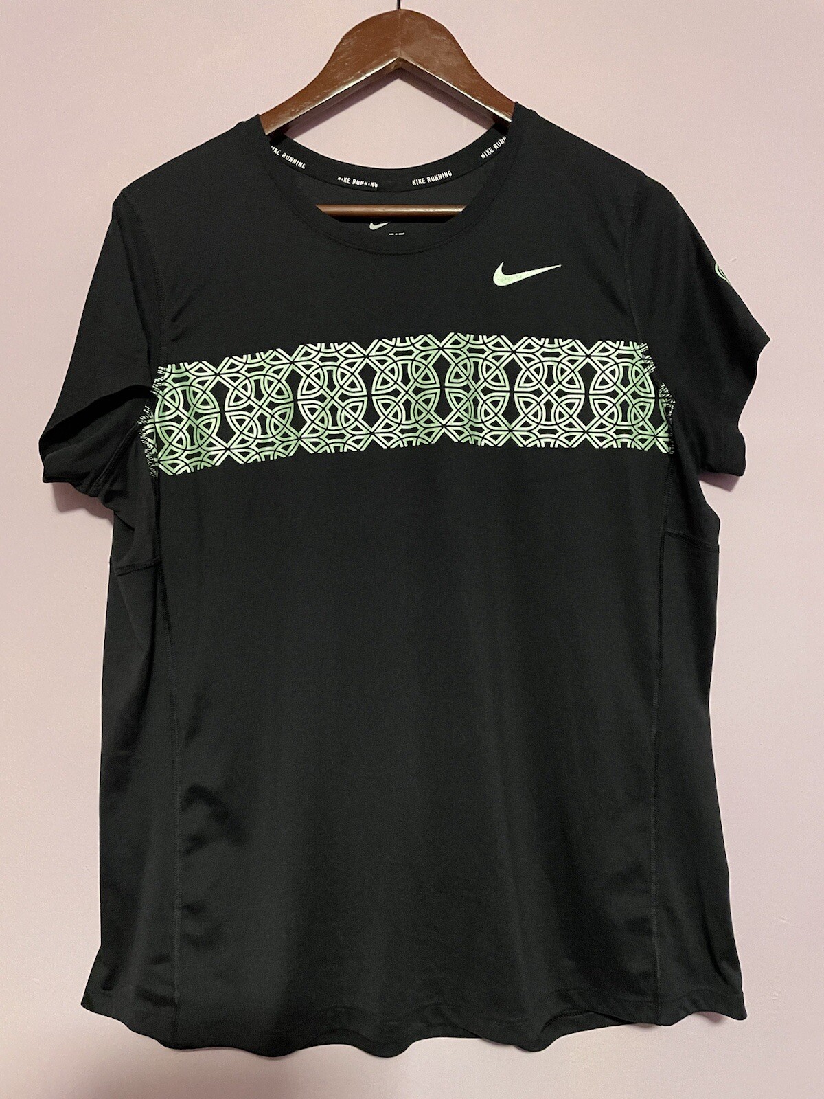 Nike Shamrock Shuffle 8k Bank Of America Dri Fit Nike… - Gem