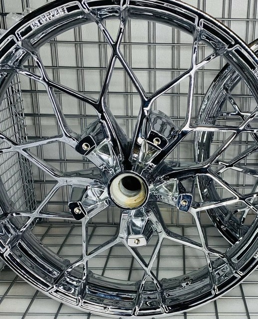 Harley Davidson Genuine Street Glide Touring Prodigy 19 Front Wheel Rim ...