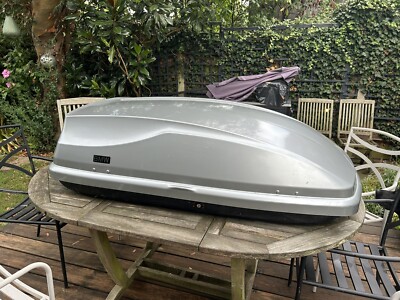 BMW 320L Roof Box. Silver roof box, for BMW X5 (E70). Roof bars not ...