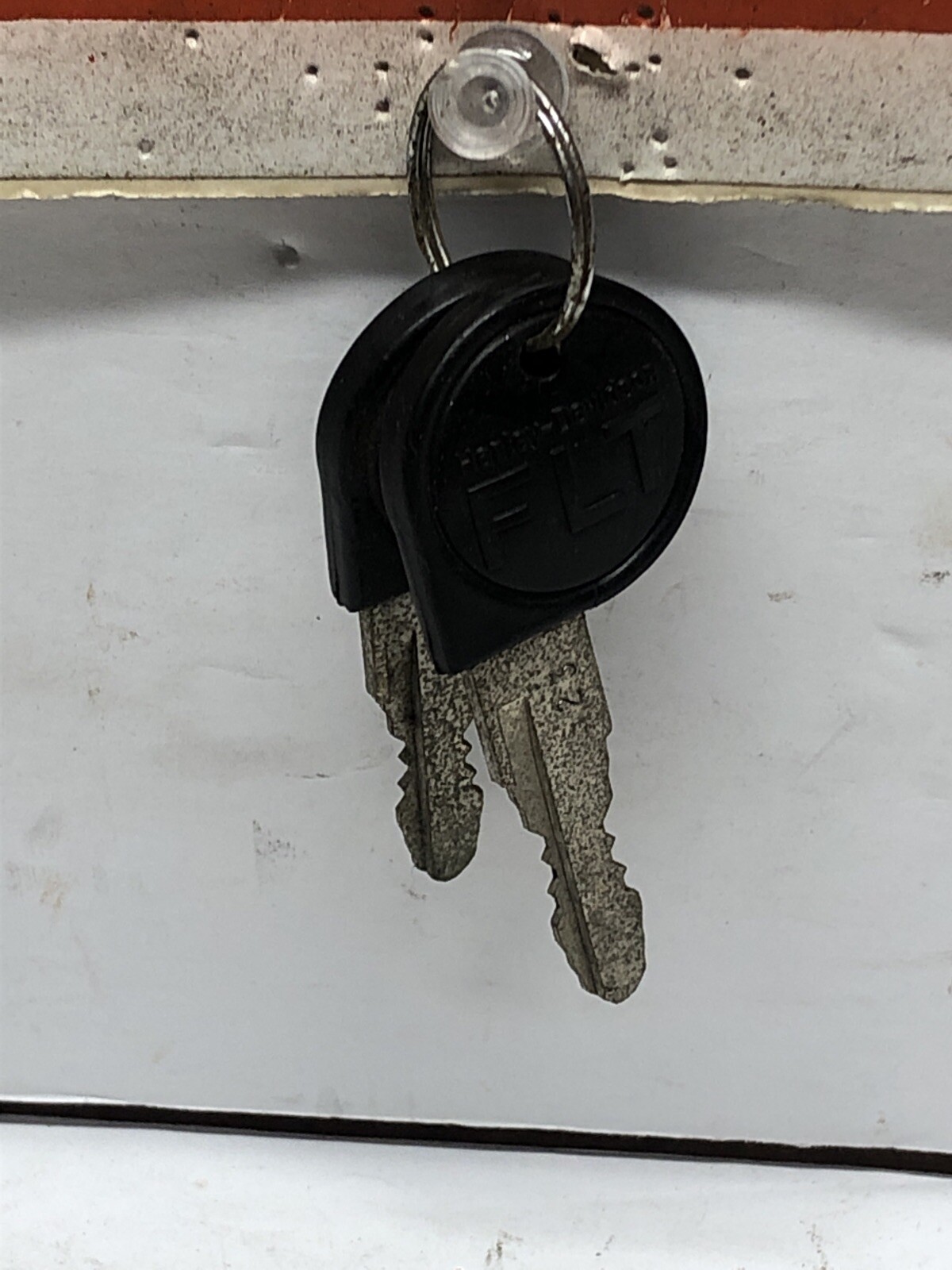 2 Harley Davidson Ignition Fuel Keys OEM 61077-82 #0523 FLT AMF Robison ...