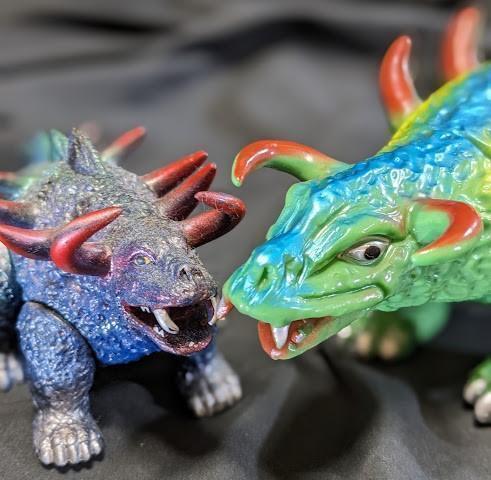Magnedon Bullmark Reprint Poppy King Saurus Soft Vinyl Set Of 2 | eBay