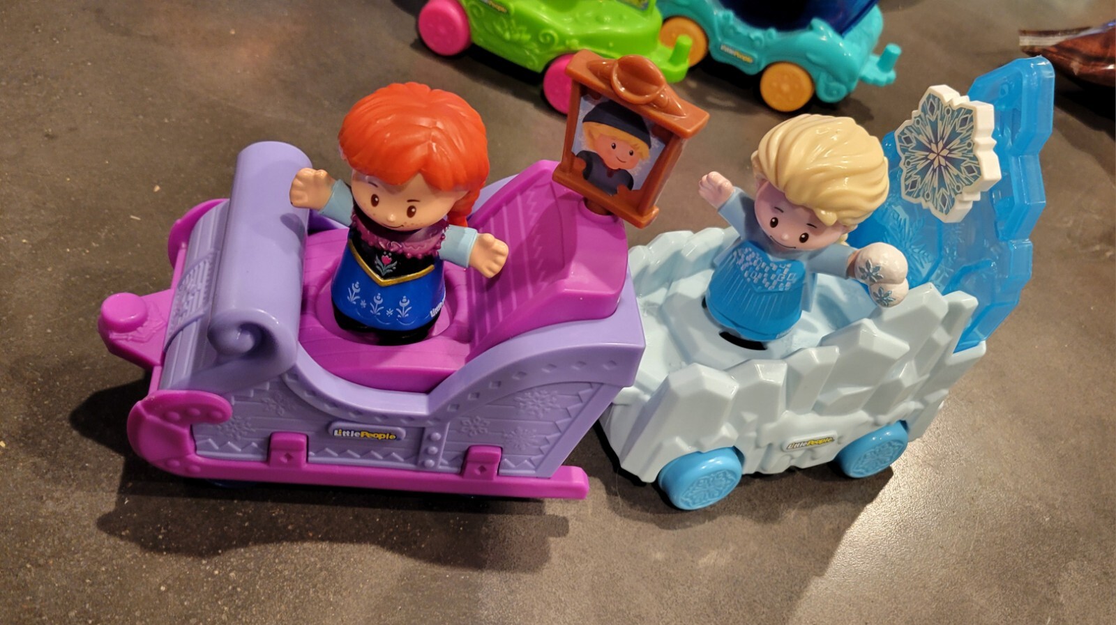 Fisher Price Little People Disney FROZEN II ELSA & ANNA Princess Parade ...