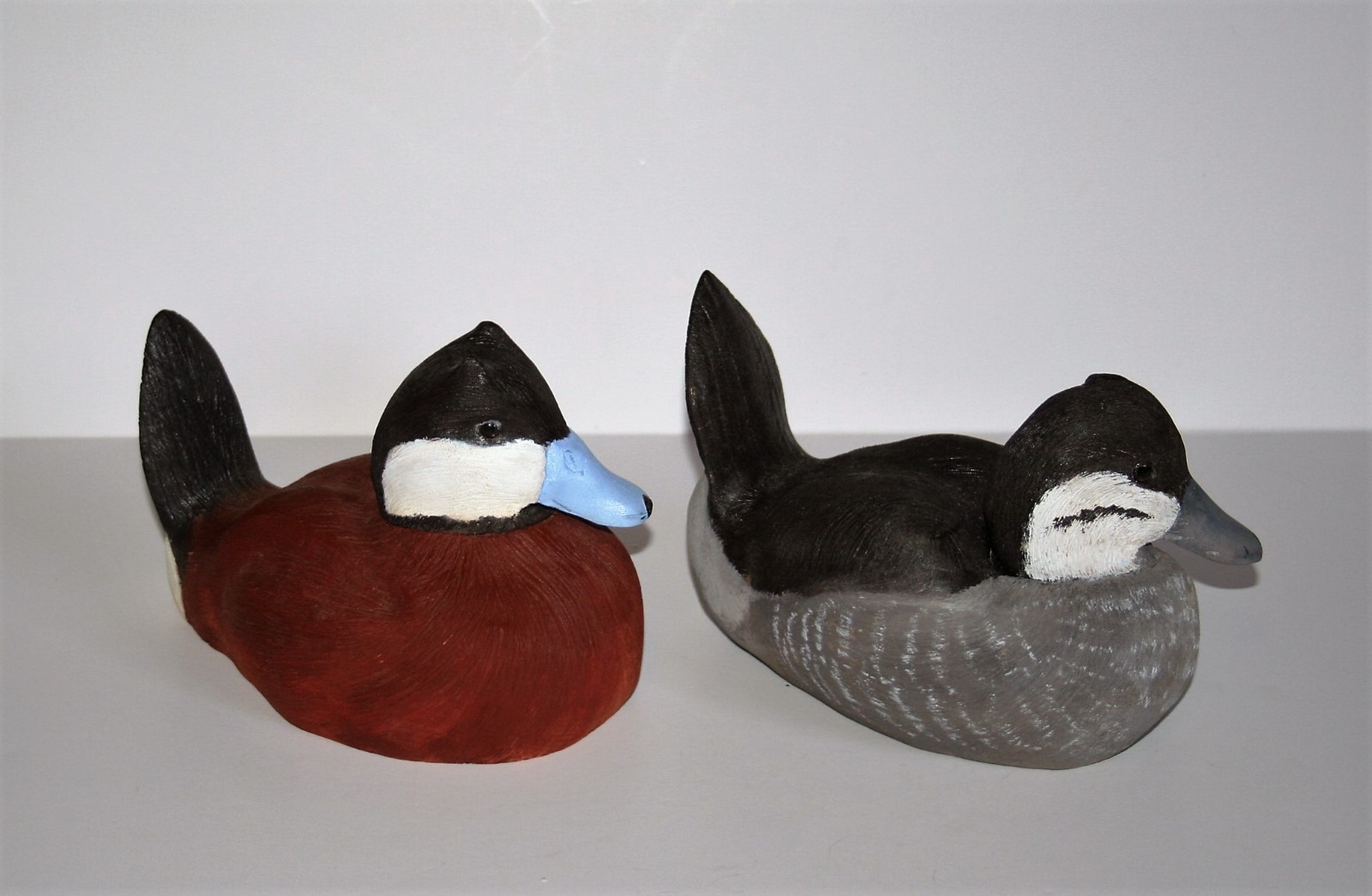 PAIR OF RUDDY DUCK DECOYS CRAFTED BY WAYNE BOBLENZ ( MARION, OH ...