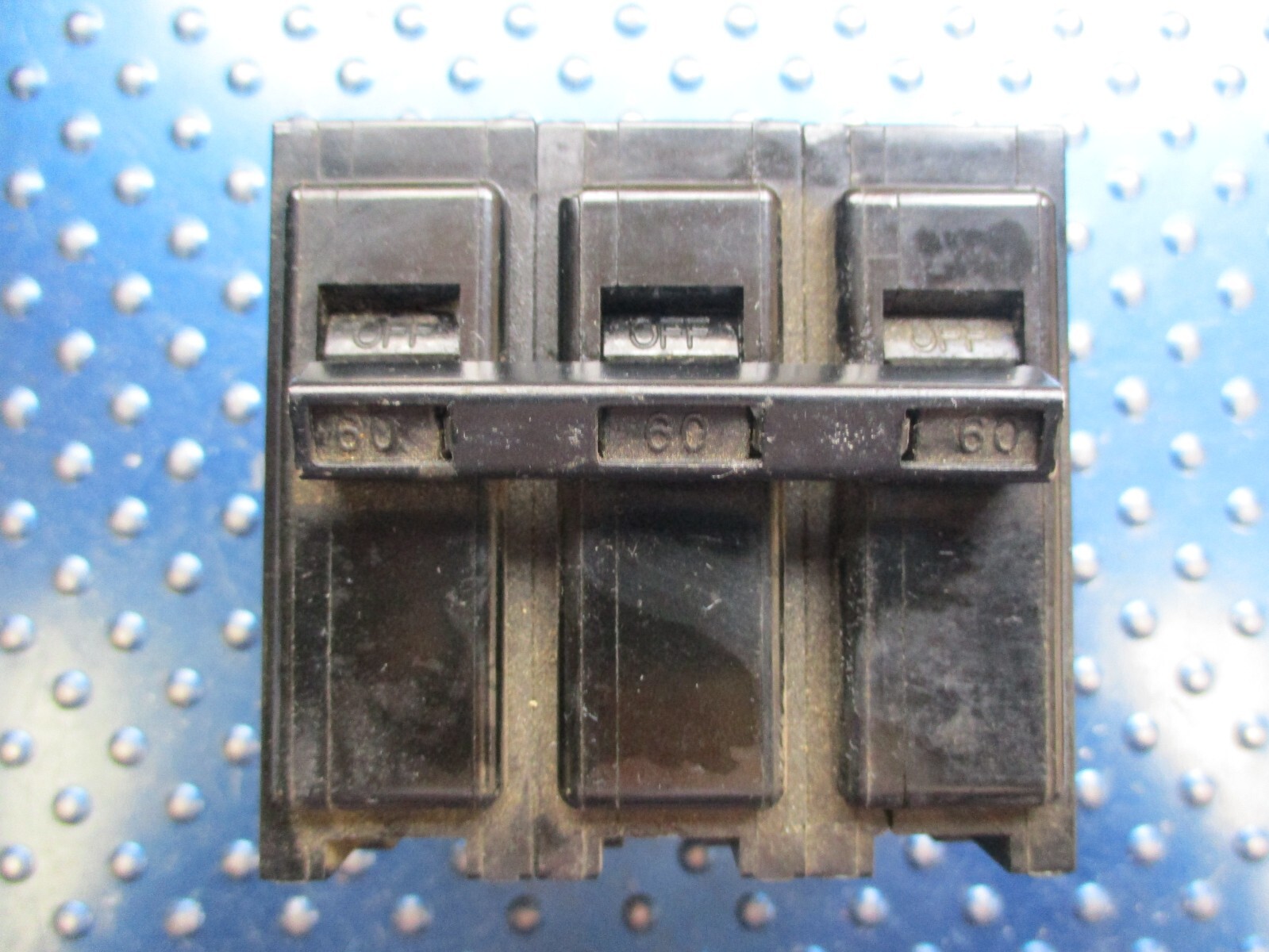 ITE 60 AMP CIRCUIT BREAKER 3 POLE 240 VAC QP3-B060 | eBay