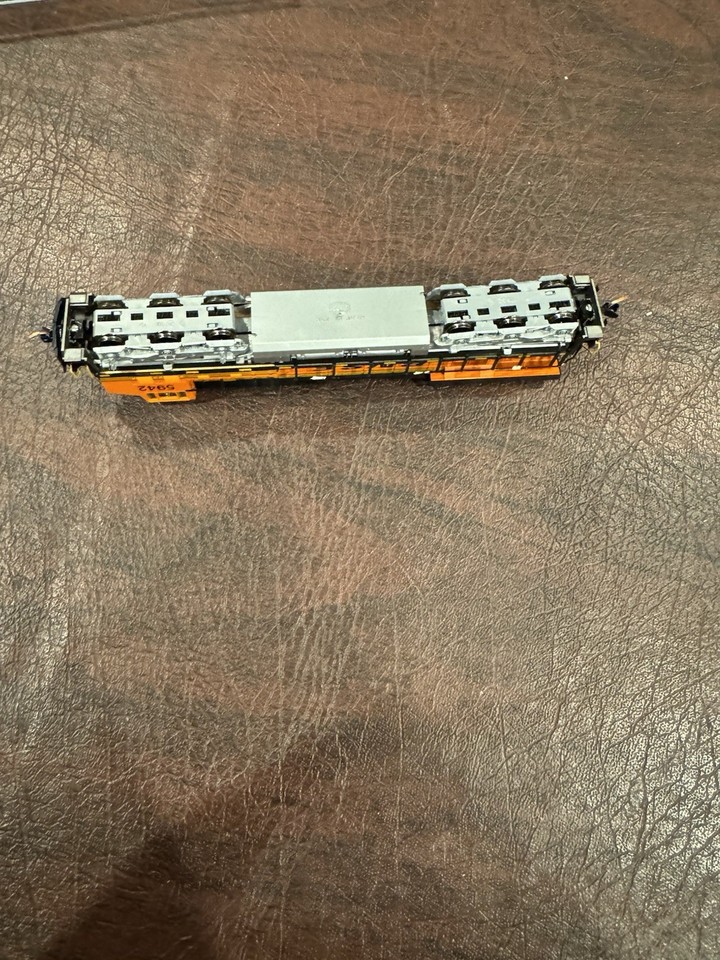 KATO N BNSF ES44AC DC Loco # 5942 | eBay