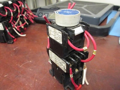 Telemecanique Timing Relay LA2-D22 CA2-DN1319-A60 120V Coil Range: .1 ...