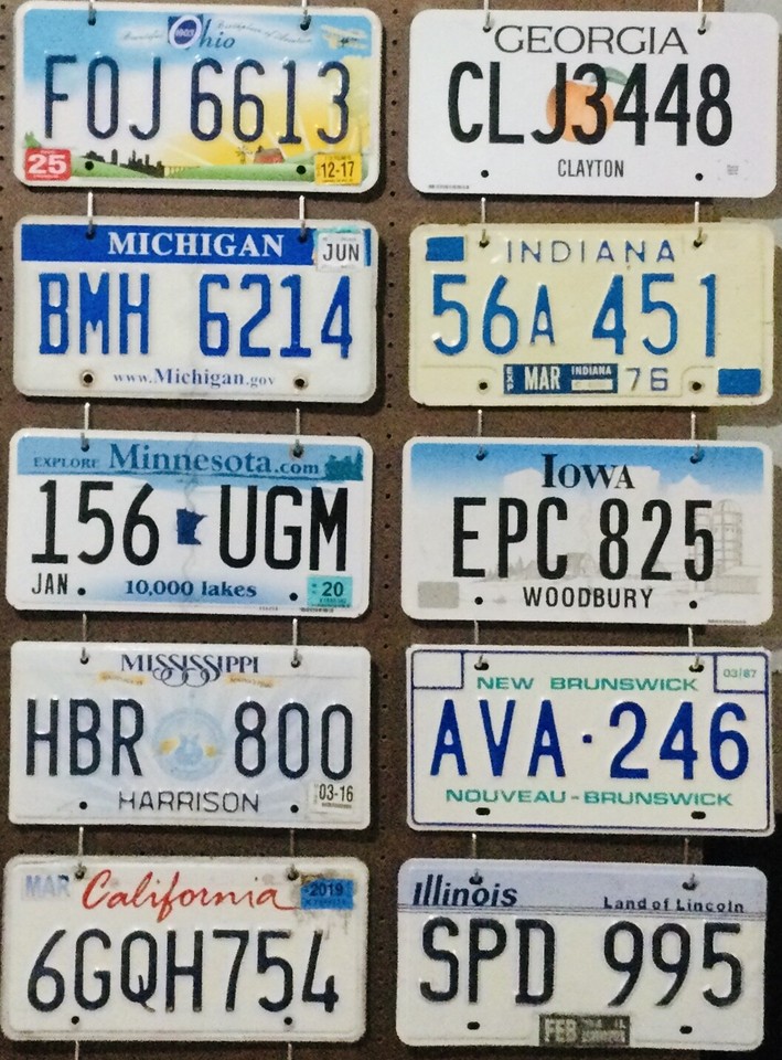Large lot colorful of 20 old license plates - bulk - many states - low ...