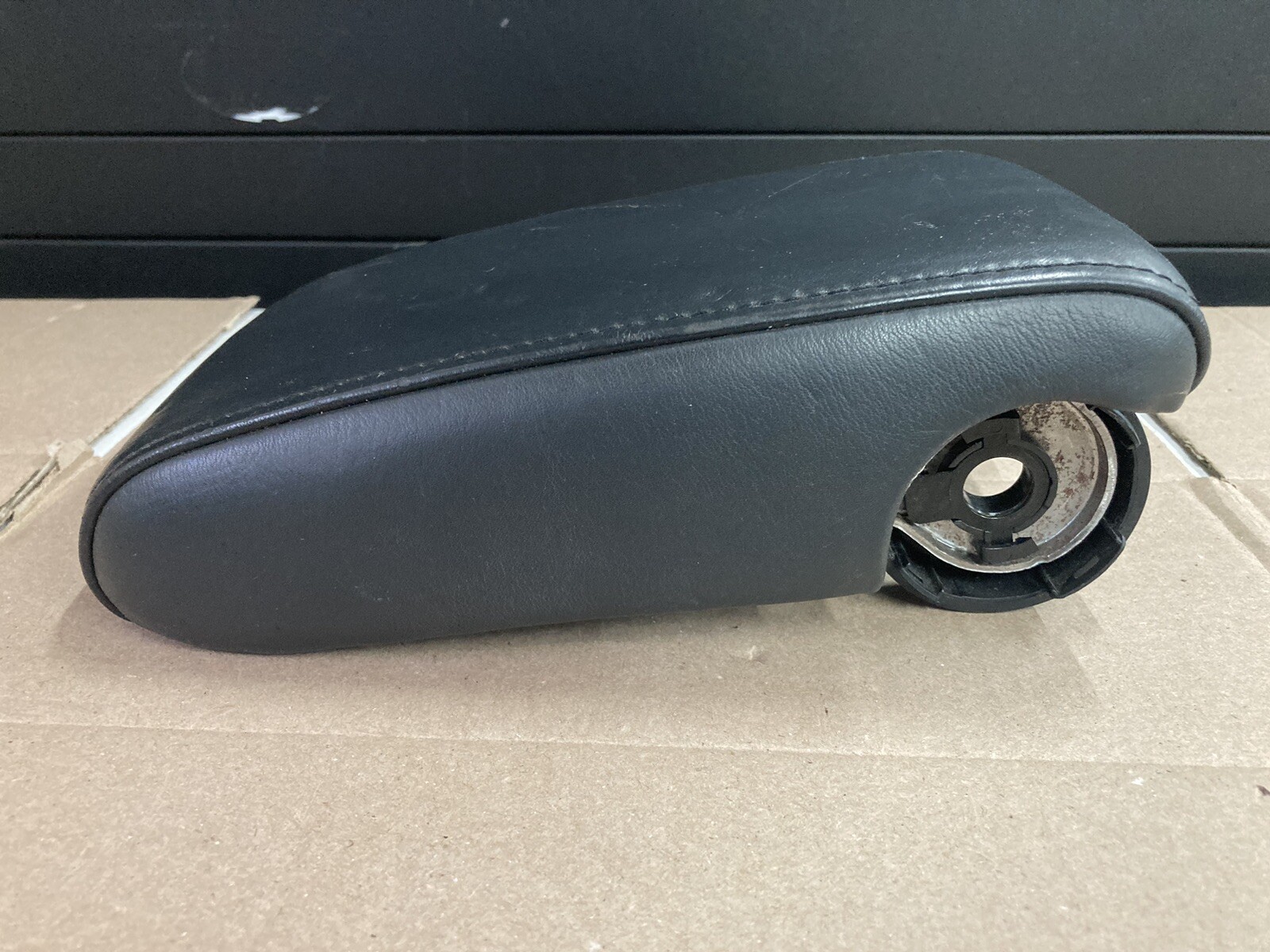 2001-2005 LEXUS IS300 Leather Armrest Top Base Head CENTER CONSOLE ...