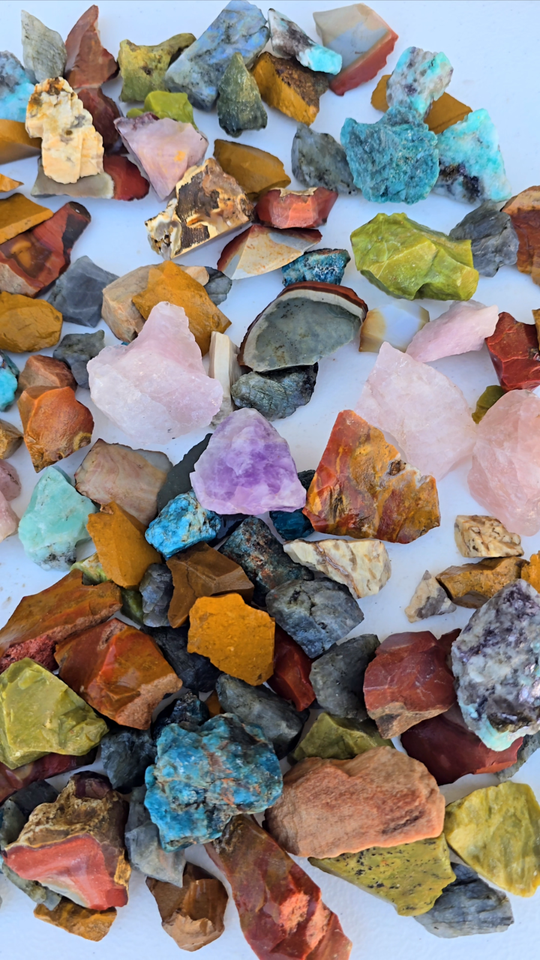 Madagascar Crystals Mix Raw Bulk Rough Gems Stones for Décor Tumbling ...